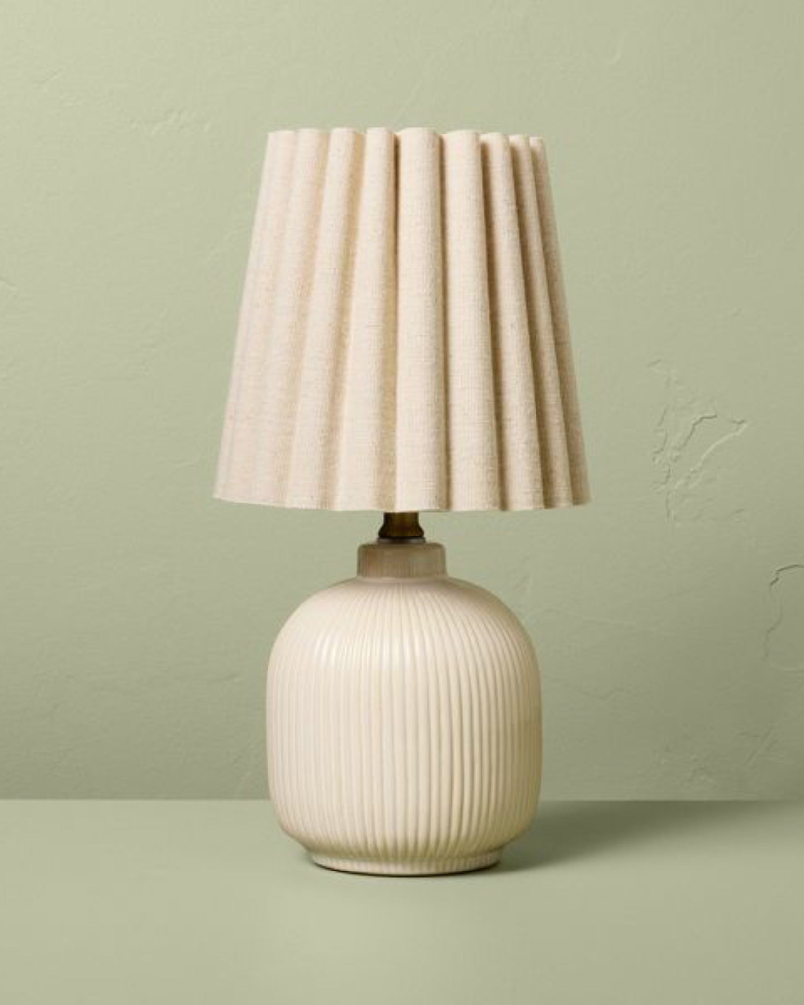 Ribbed Ceramic Table Lamp Cream/Oatmeal – HÉAS